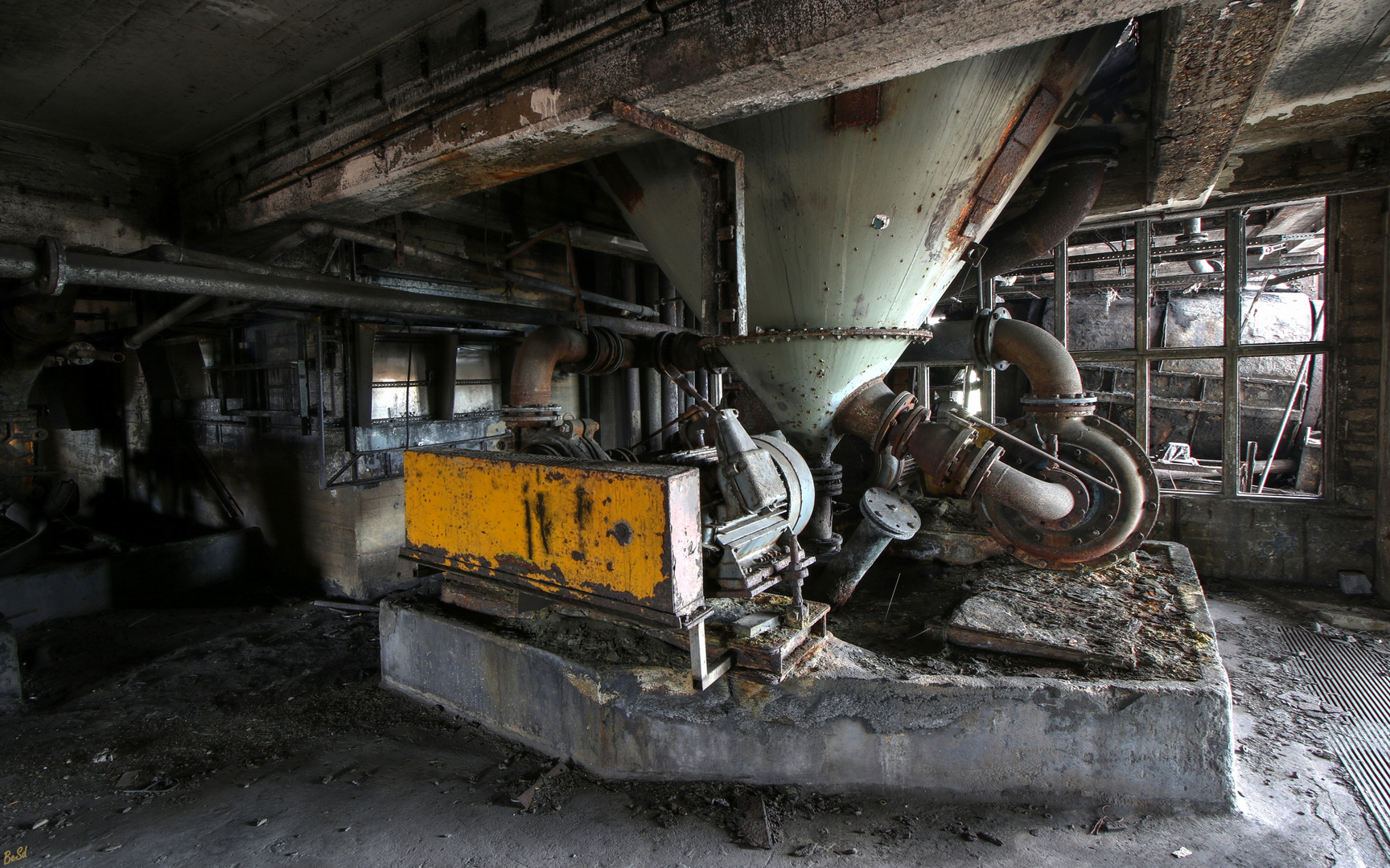 Der Trichter... Foto & Bild | fotos, spezial, marode Bilder auf ...