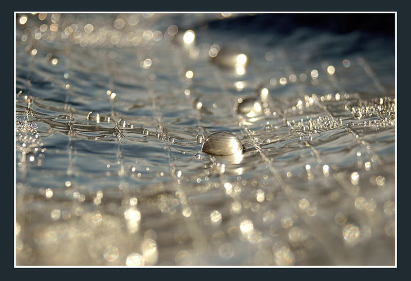 Der Tropfen bahnt sich seinen Weg Foto & Bild | die elemente, natur ...