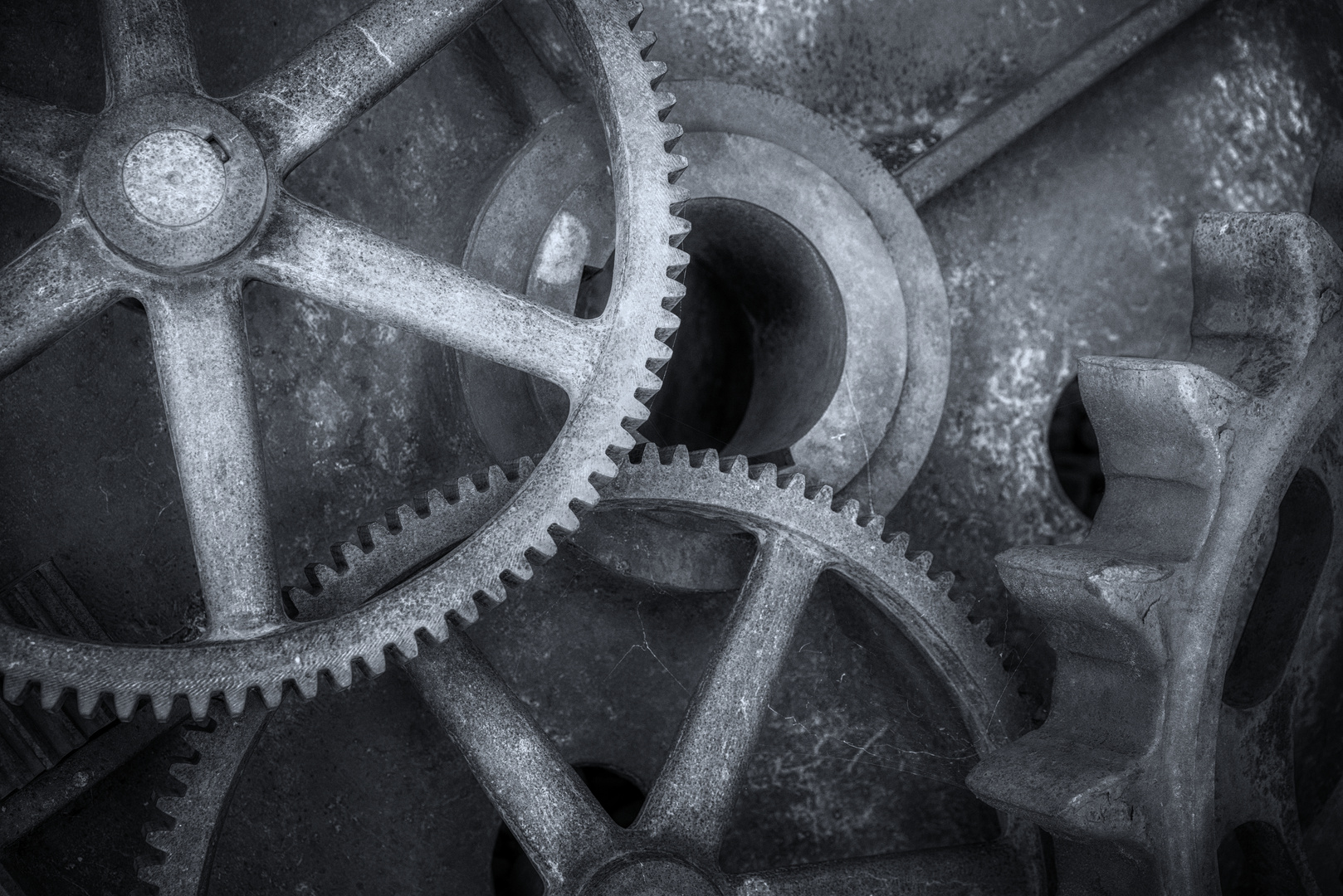 Der Zahn der Zeit Foto & Bild | spezial, monochrome, digiart Bilder auf ...