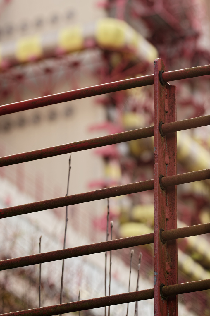 Der Zaun Foto & Bild | architektur, profanbauten, kliniken Bilder auf ...