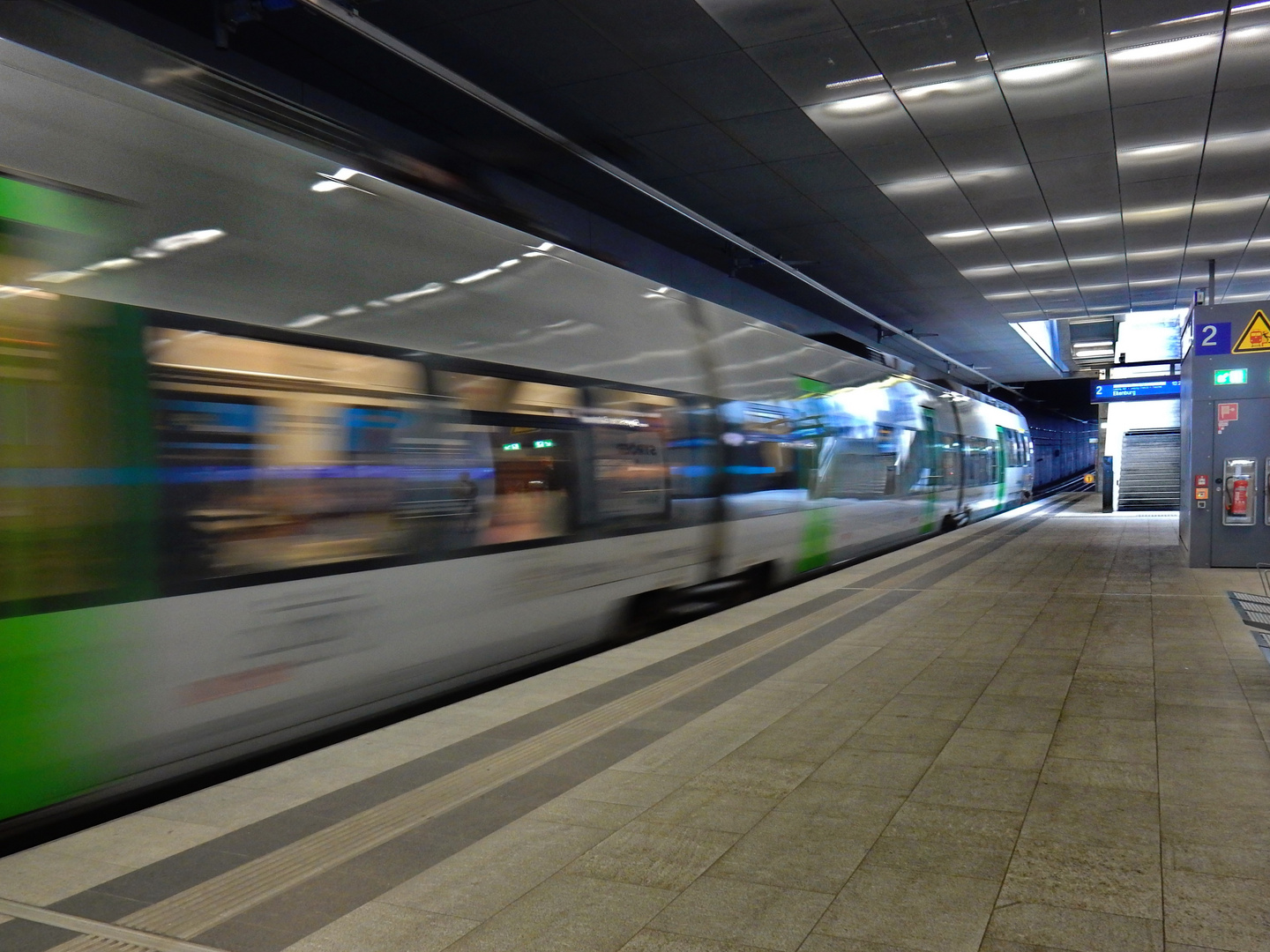 Der Zug Foto & Bild | city, world, leipzig Bilder auf fotocommunity