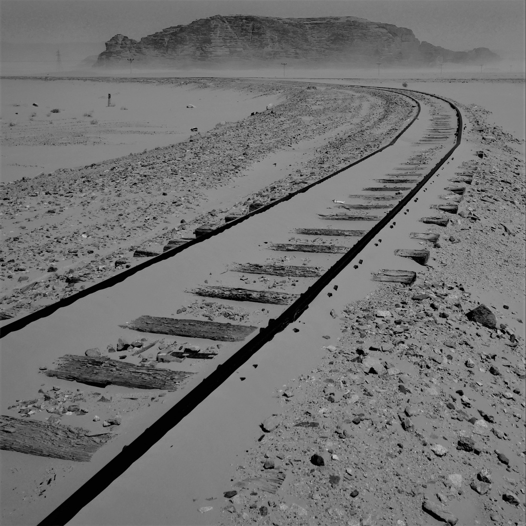 Desert railway Foto & Bild | asia, middle east, landschaft Bilder auf ...