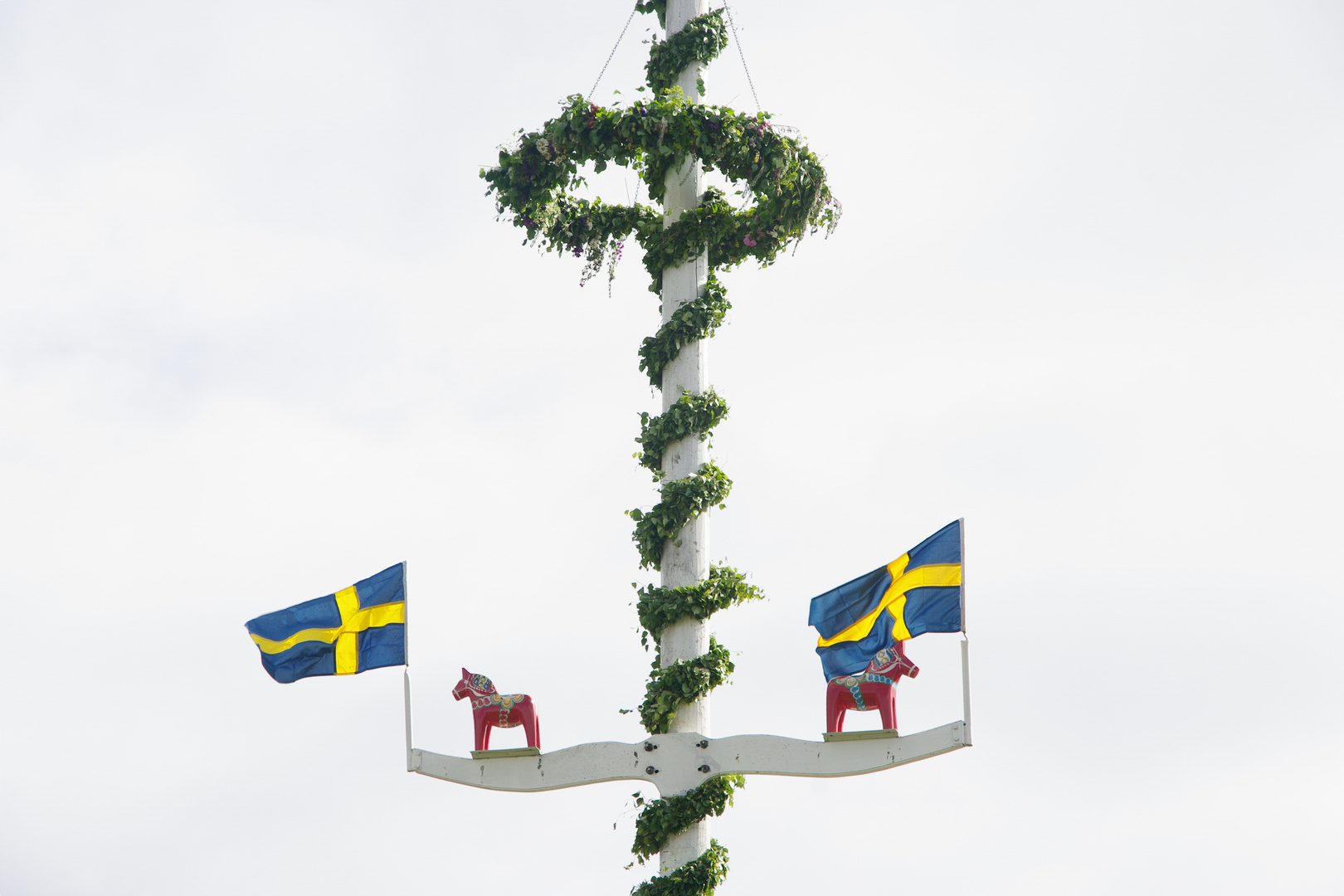 Detail der Midsommarstång oder majstång in Nusnäs in Dalarna Foto ...