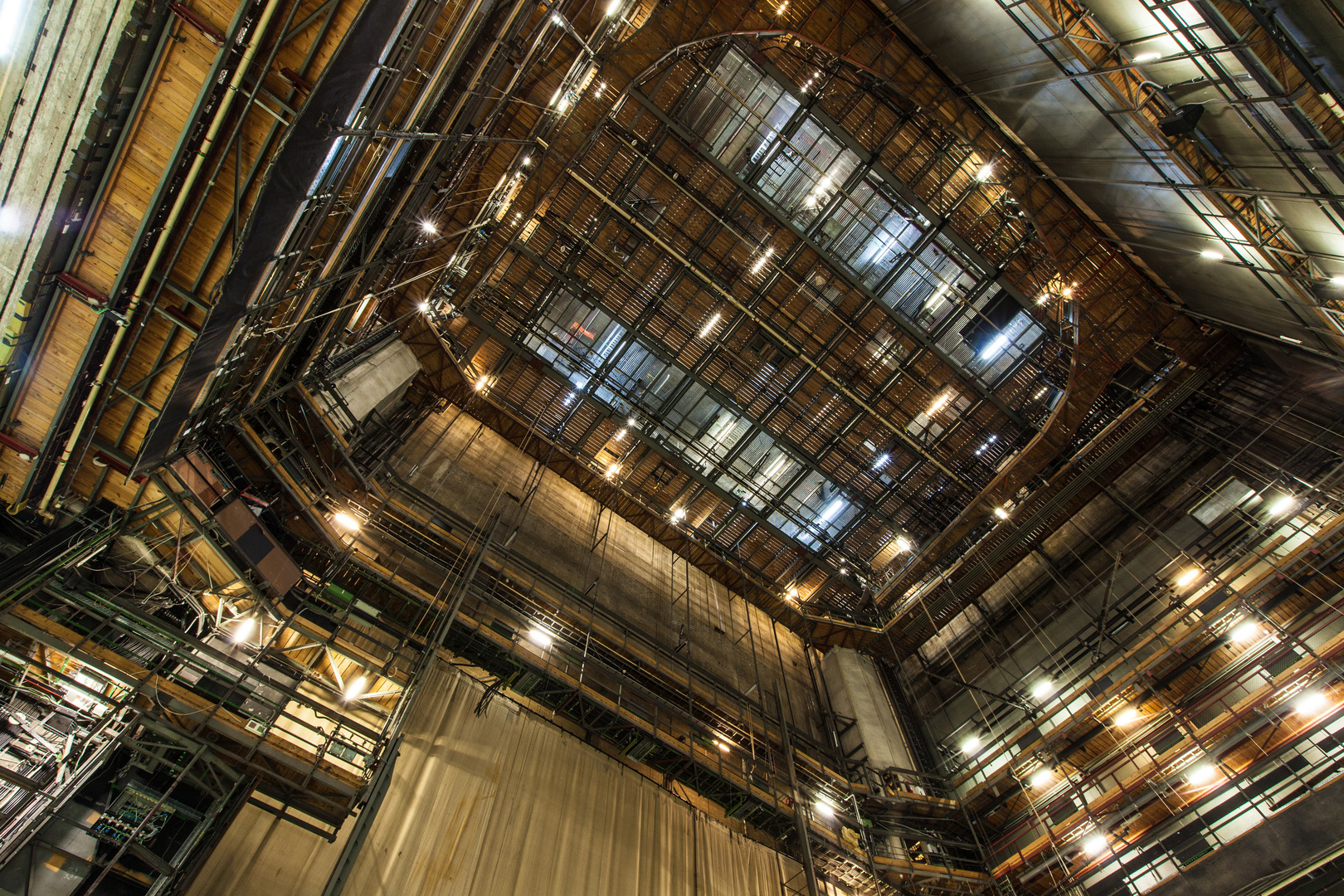 Deutsche Oper Berlin Schnürboden 001 Foto & Bild | kunstfotografie ...