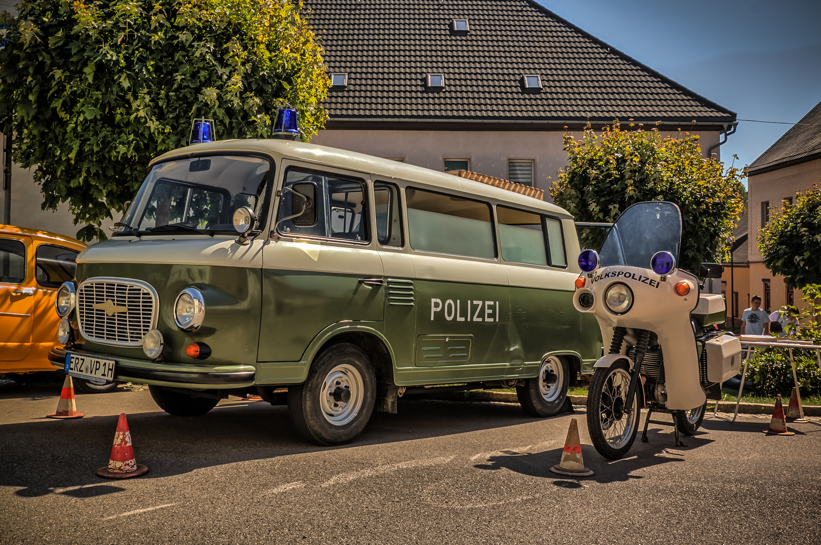 "Deutsche Volkspolizei - Verkehrskontrolle" Foto & Bild | oldtimer, hdr ...