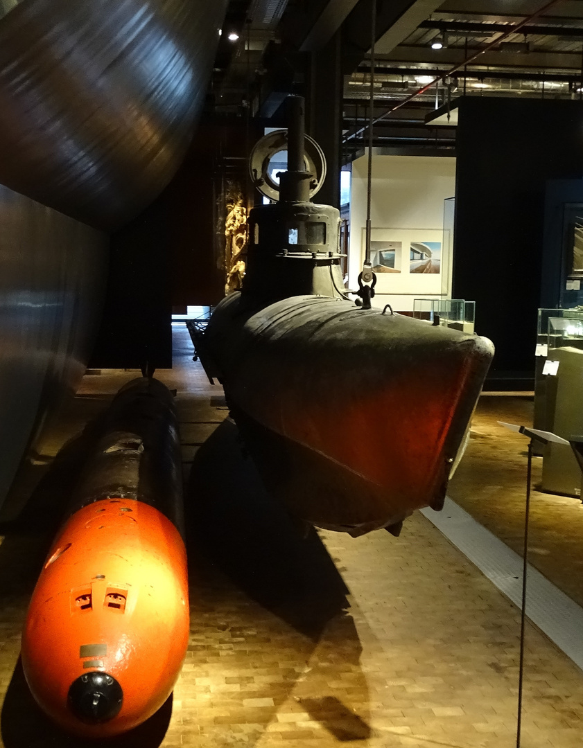 deutsches Kleinst-Einmann-U-Boot Typ -Biber- 1944 Foto & Bild | spezial ...