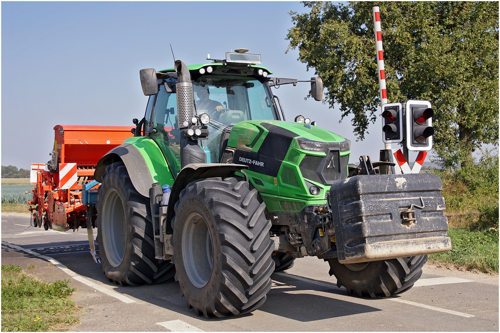 DEUTZ-FAHR Foto & Bild | eisenbahn, motive, signale Bilder auf ...