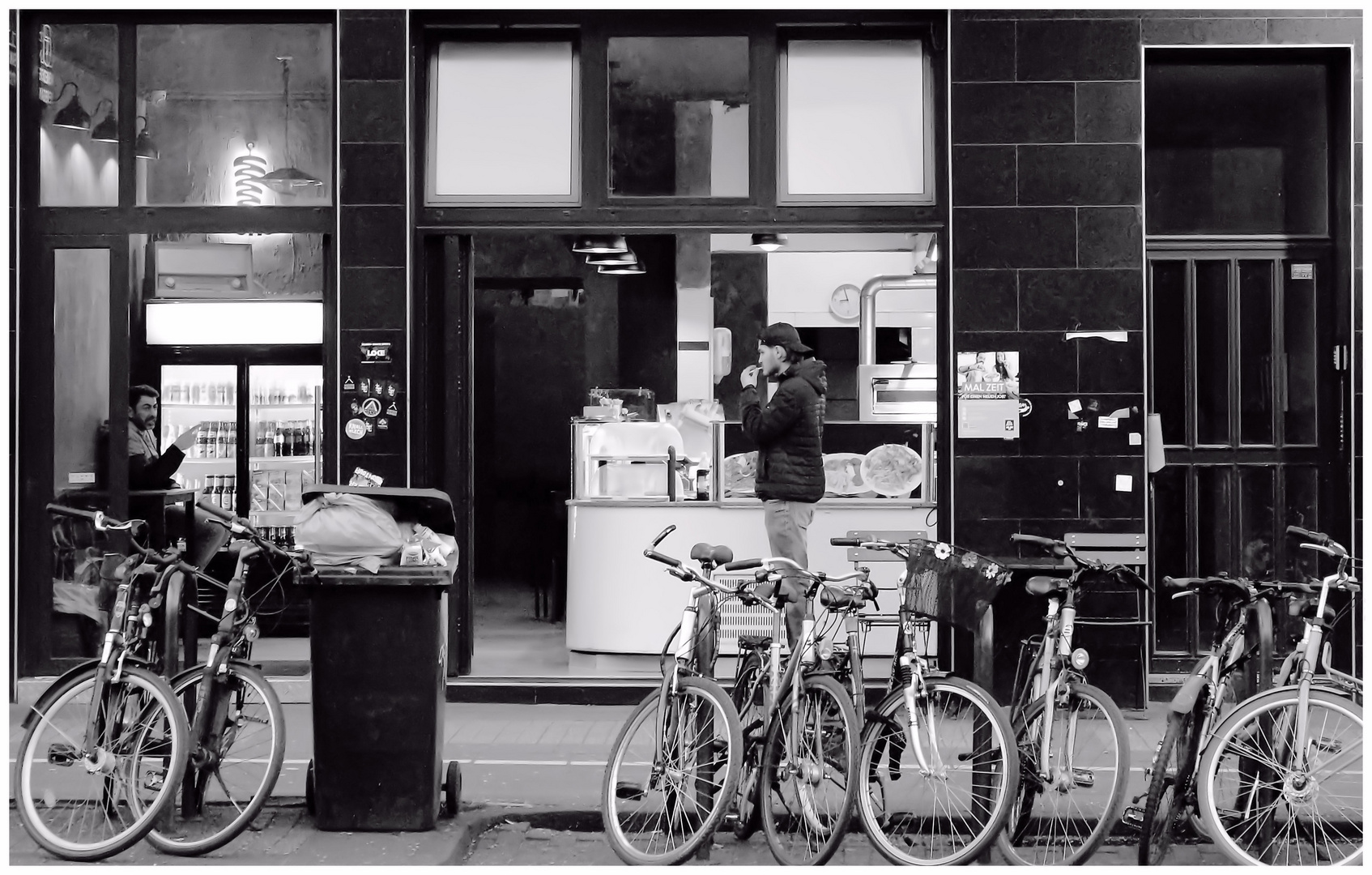 Dialog Foto & Bild | streetfotografie mit menschen, monochrom, bearbeitungs - techniken Bilder ...