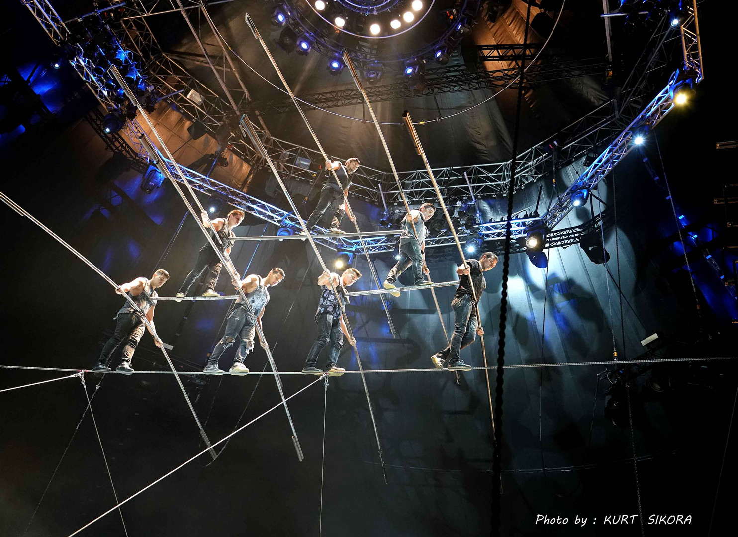 Die 7.Mann Pyramide Foto & Bild | kunstfotografie & kultur, zirkus ...