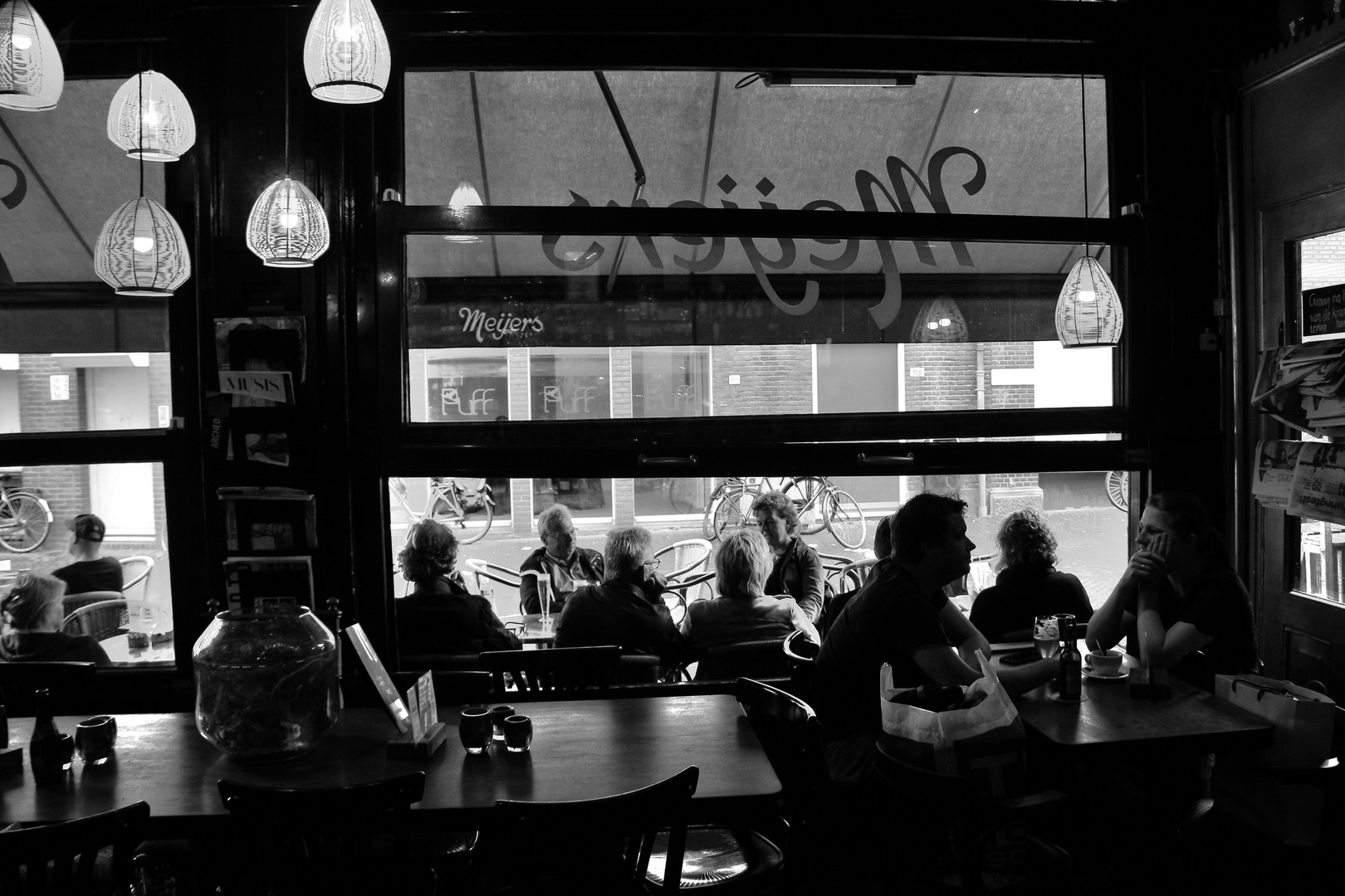 Die alte Kneipe Foto & Bild | streetfotografie mit menschen ...