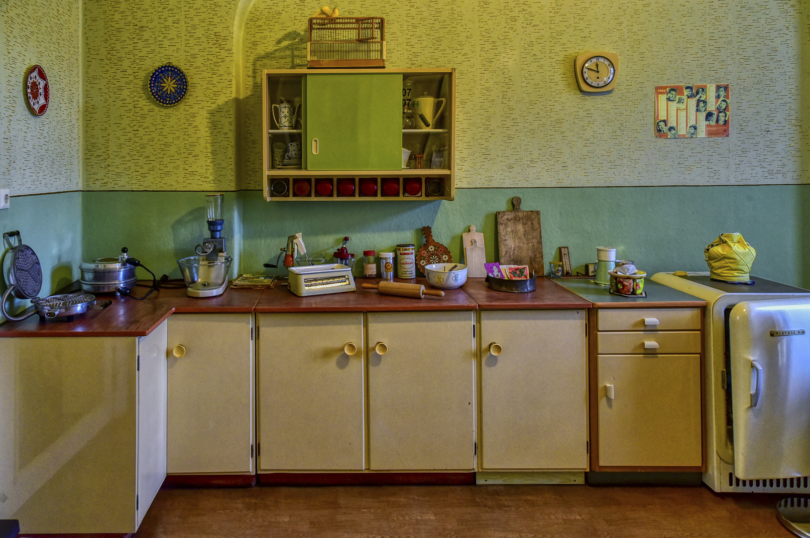 Die alte Küche aus der DDR-Zeit Foto & Bild | projekte, wie dazumal ...