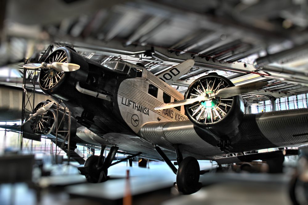 Die alte Tante Ju Foto & Bild | luftfahrt, oldtimer-flugzeuge, ju-52 ...