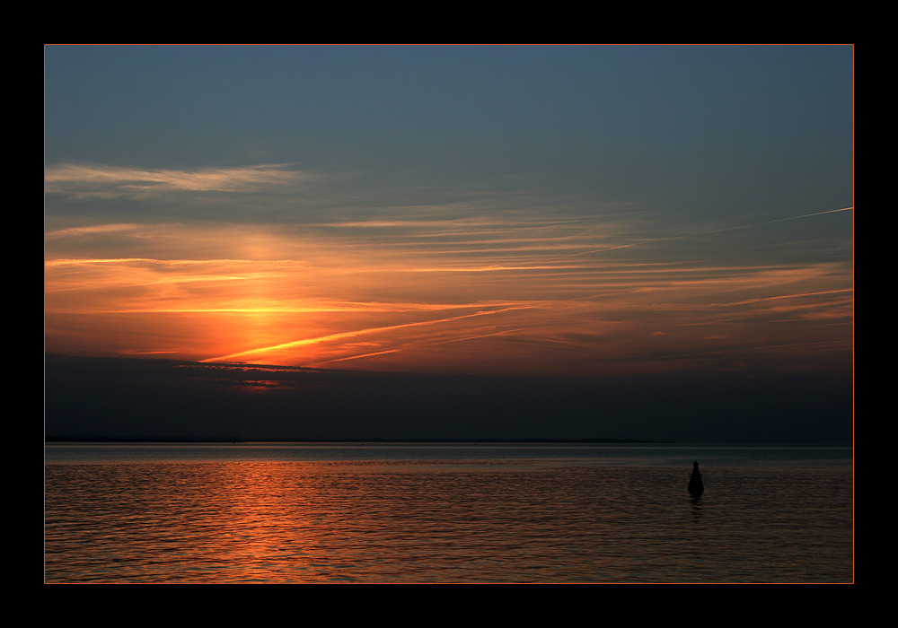 Die Boje Foto & Bild | sonnenuntergänge, himmel & universum, nord ...