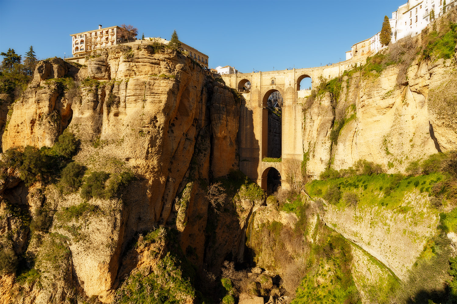 Die Brücke Ponte Nuevo in Ronda Foto & Bild | berg, brücke, felsen ...