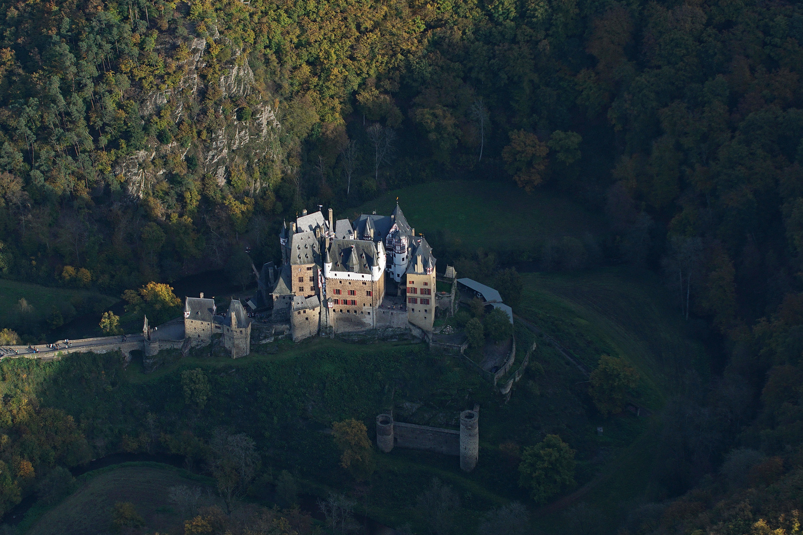 Die Burg aller Burgen: Burg Eltz - Luftbild Foto & Bild | world ...