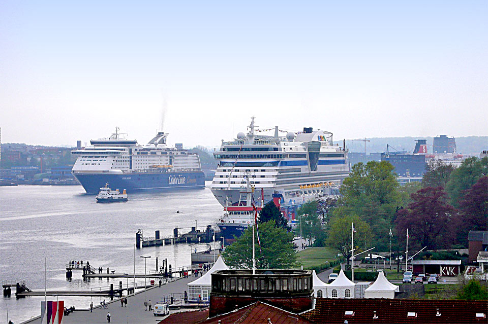 ...die Color Fantasy läuft aus............. Foto & Bild | schiffe und ...