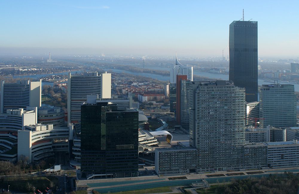 Die Donau City und Kaisermühlen | fotocommunity Portfolio von Wolfgang ...