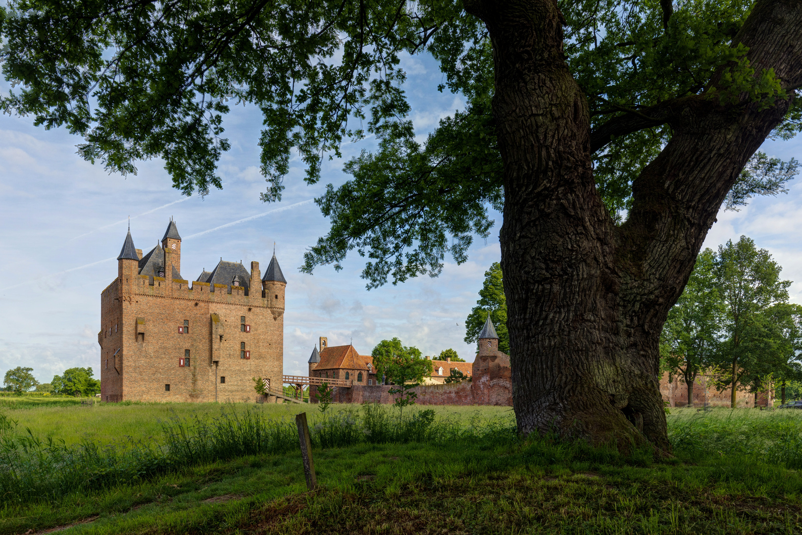 Die Doornenburg ... Foto & Bild | architektur, europe, benelux Bilder ...