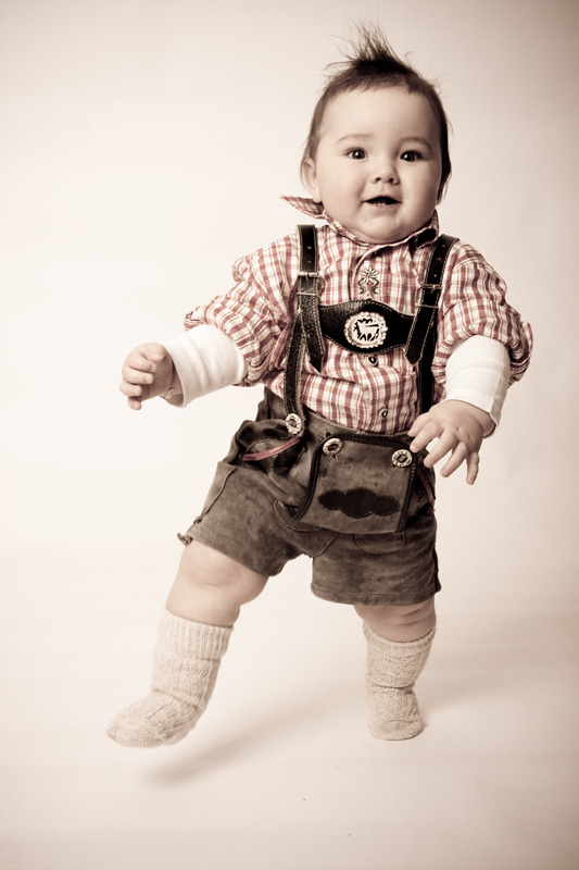 Die ersten Schritte Foto & Bild | kinder, studio, menschen Bilder auf ...