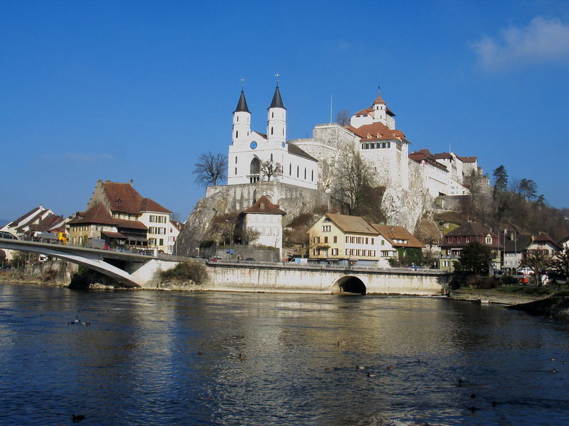 Die Festung mit Kirche in Aarburg Kt. Aargau Foto & Bild | architektur, stadtlandschaft, motive ...