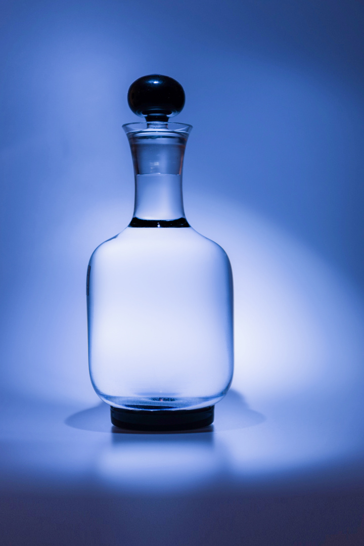 Die Flasche I Foto & Bild | fotos, dokumentation, indoor Bilder auf ...