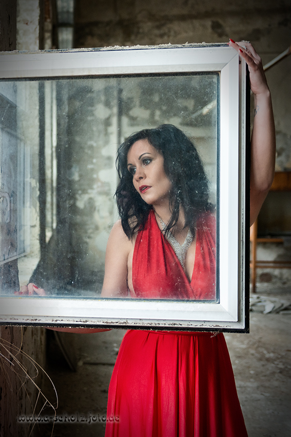 Die Frau am Fenster Foto & Bild | portrait, portrait frauen, fotos ... Die Frau am Fenster Foto & Bild | portrait, portrait frauen, fotos ...