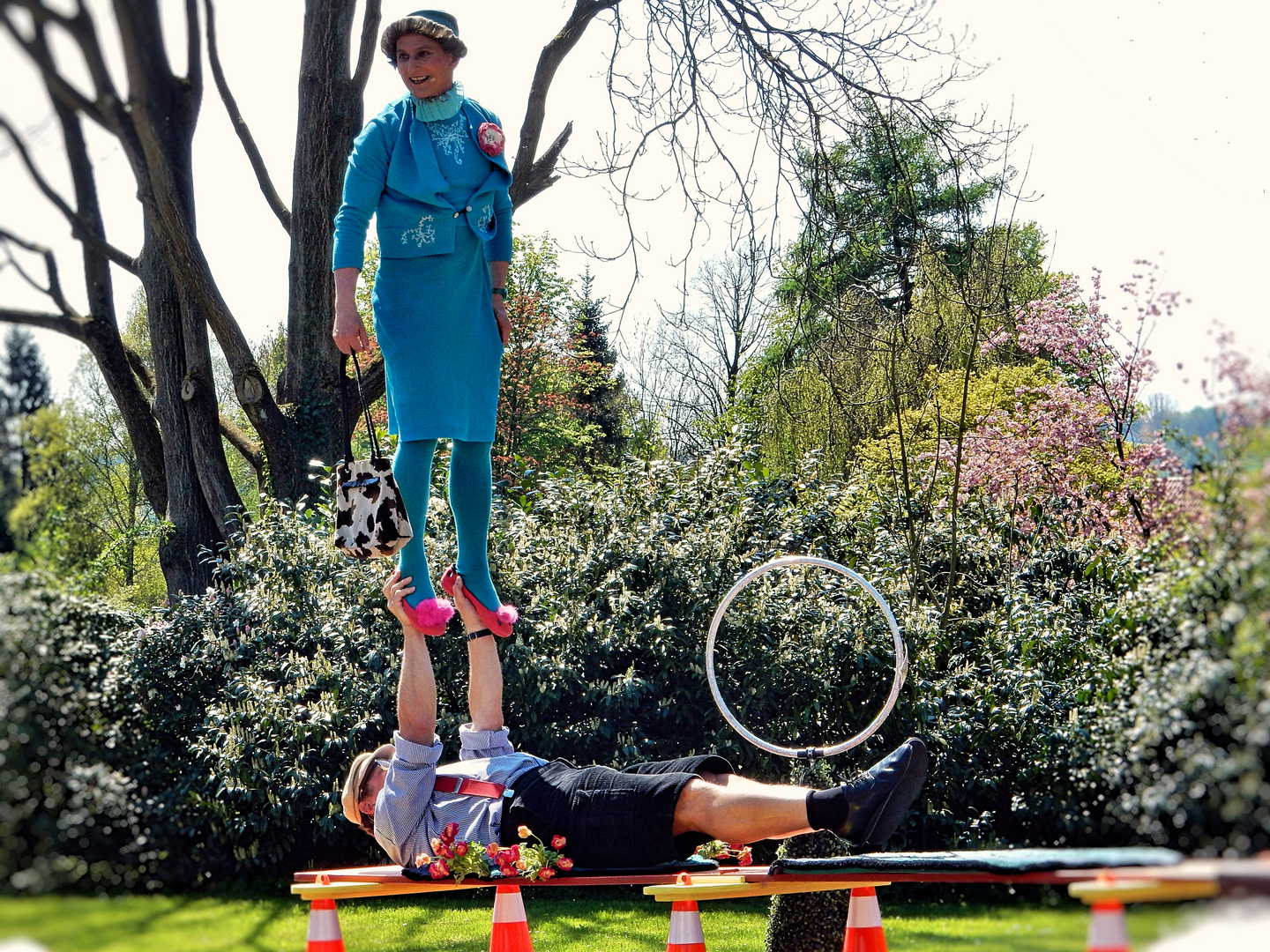 Die Gattin auf Händen tragen Foto & Bild | erwachsene, sonstiges ...