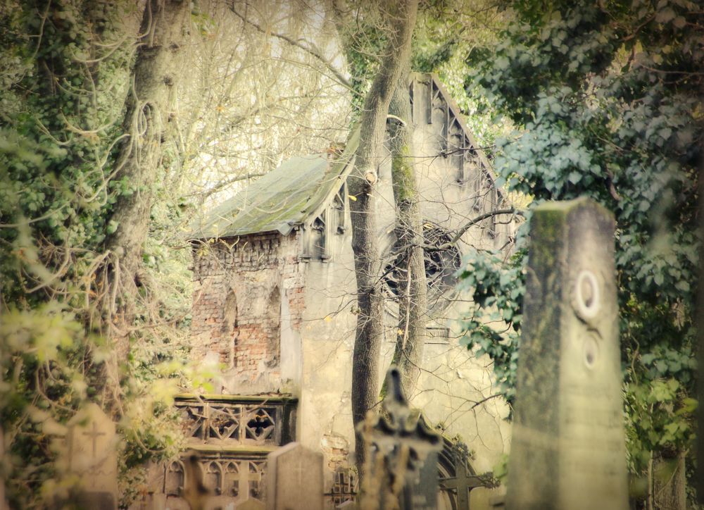 Die Gruft Foto & Bild | architektur, friedhöfe, lost places Bilder auf ...