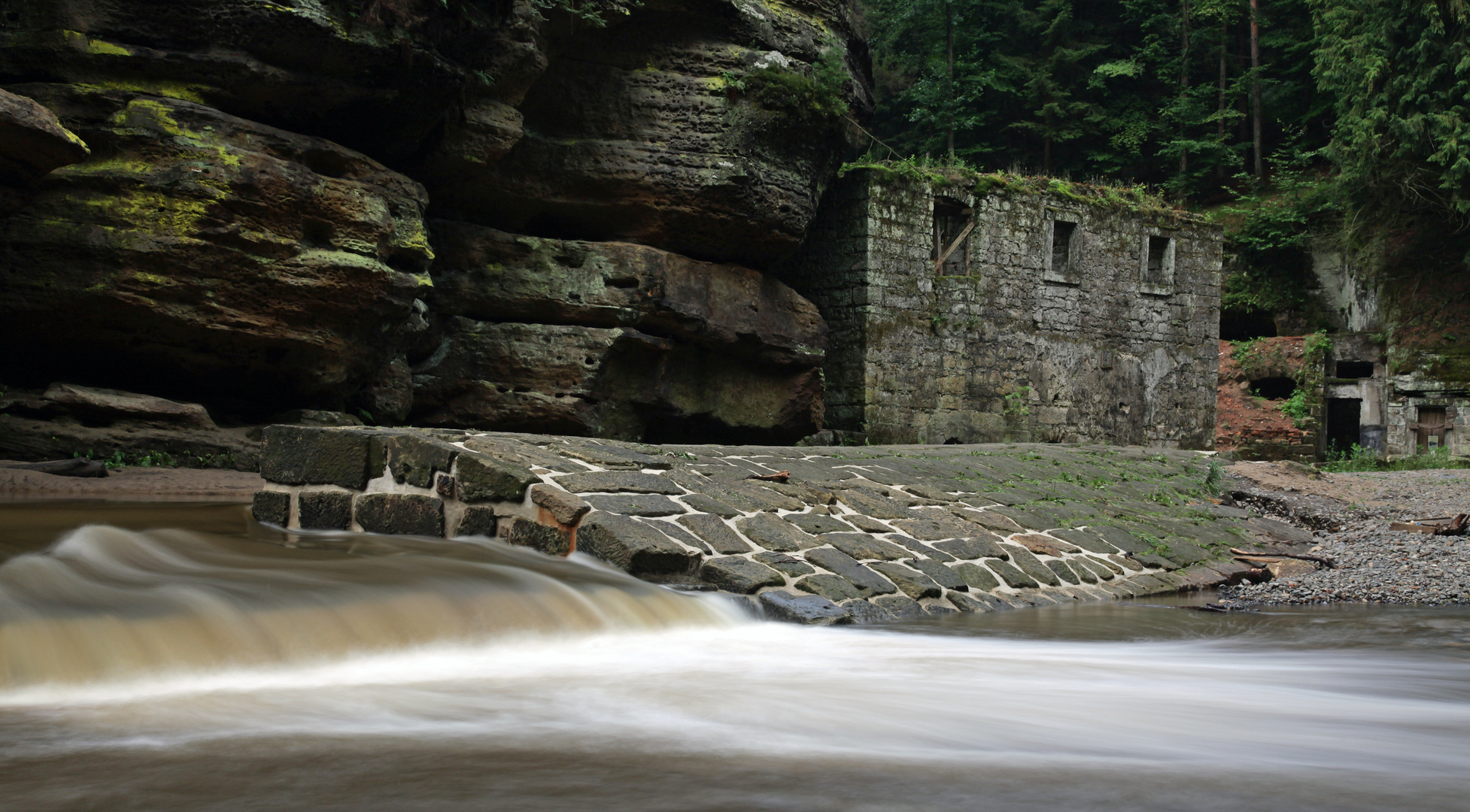 Die Grundmühle im Kamnitzklamm in der Böhmischen Schweiz Foto & Bild ...