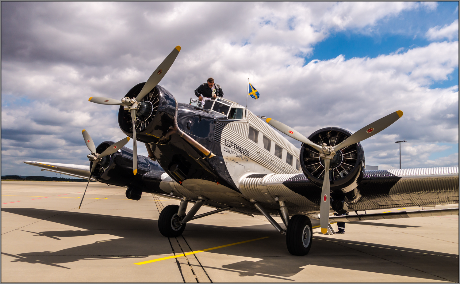 die gute alte Tante Ju Foto & Bild | luftfahrt, oldtimer-flugzeuge, ju ...