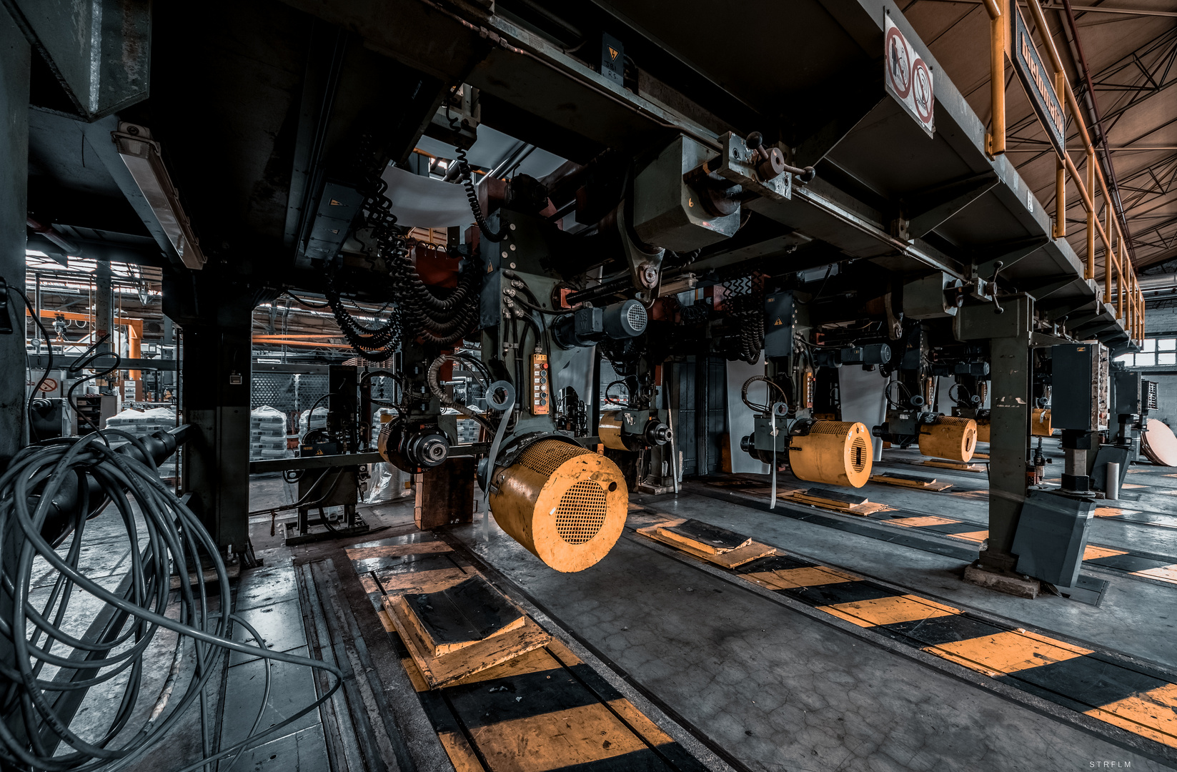 Die halbe Stunde, die uns die Arbeiter gaben.... Foto & Bild | marodes, lost places, architektur ...