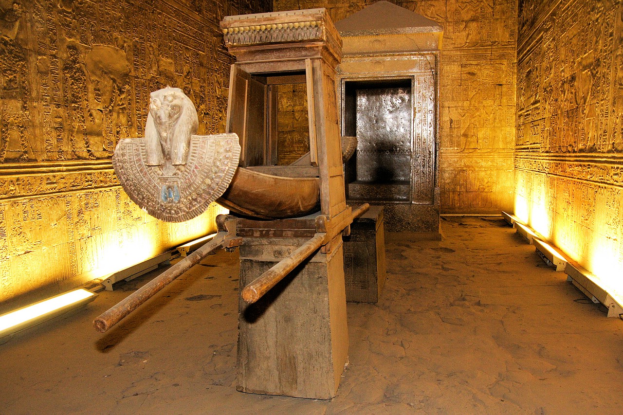 Die heilige Barke Foto & Bild | africa, egypt, north africa Bilder auf ...