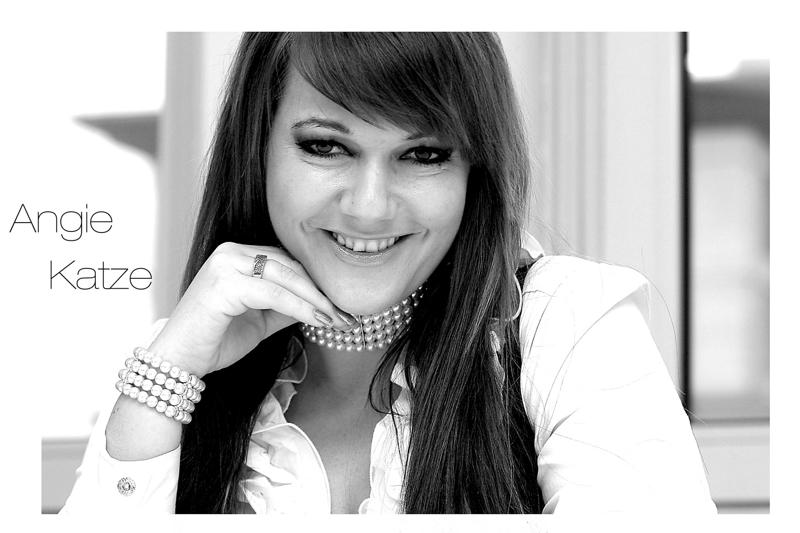 Die heiße Katze gibt sich handzahm Foto & Bild | portrait, portrait ...