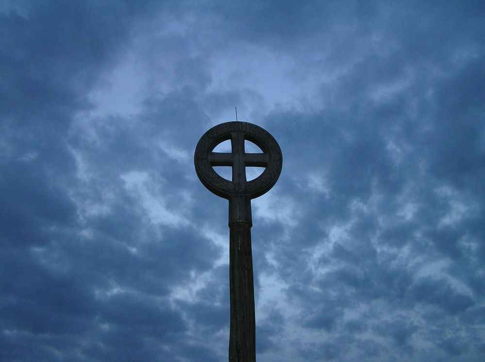 Die Irminsul oder Irmensul oder Irmensäule Foto & Bild | himmel, wolken ...