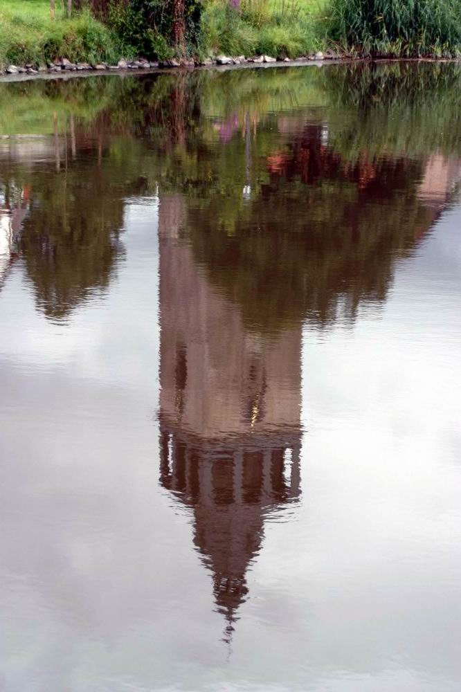 Die Kirche steht Kopf Foto & Bild | experimente, gespiegelt, spezial Bilder auf fotocommunity