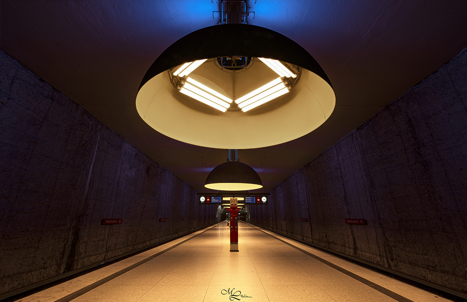 die Lampe Foto & Bild | architektur, innenaufnahmen, bahnhöfe & gleise ...