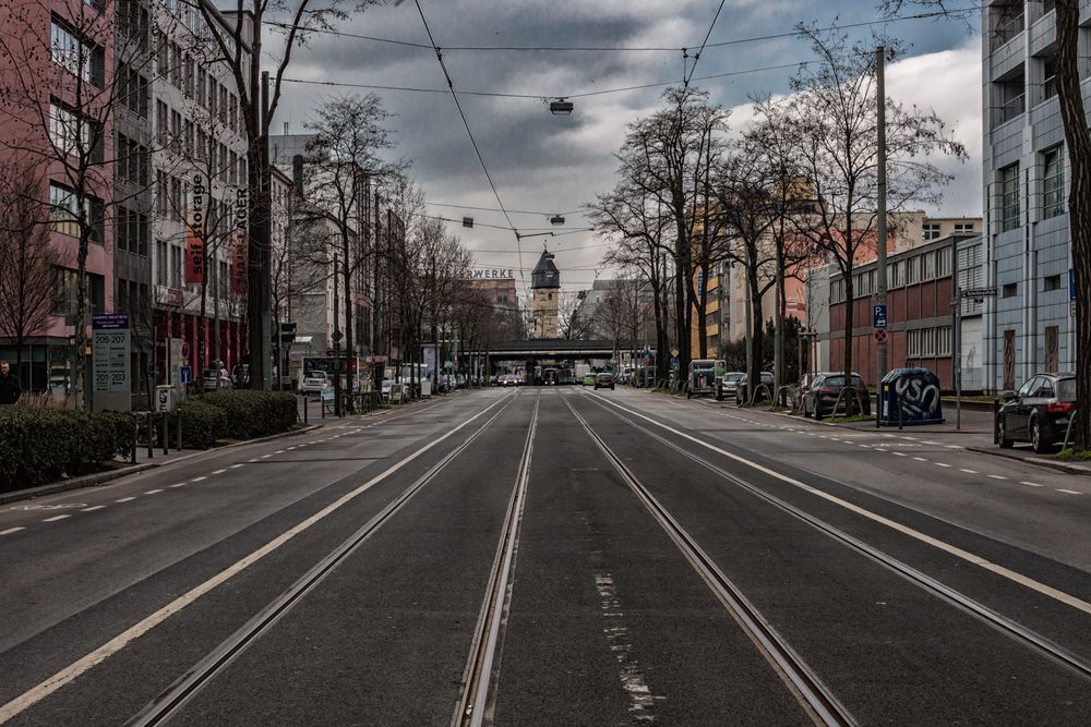 Die Landstrasse Foto & Bild | architektur, stadtlandschaft, bäume Bilder auf fotocommunity
