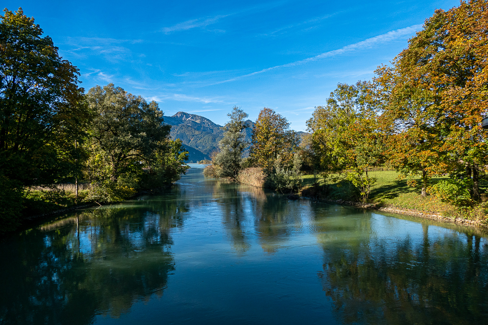 Die Loisach im Herbst Foto & Bild | landschaft, bach, fluss & see ...