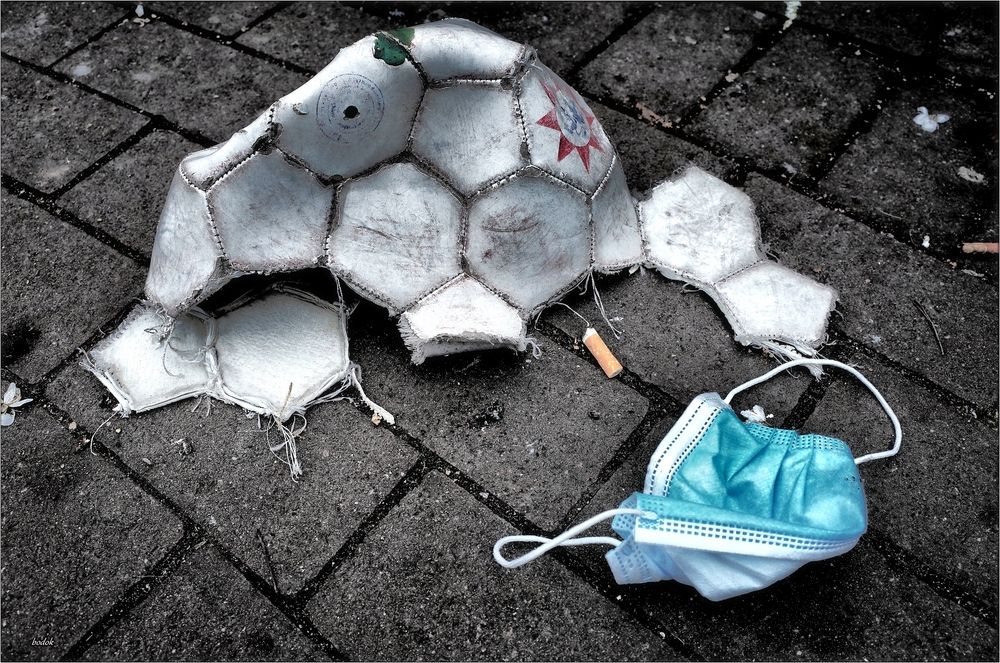 "Die Luft ist raus" Foto & Bild | fotos, world, spezial Bilder auf ...