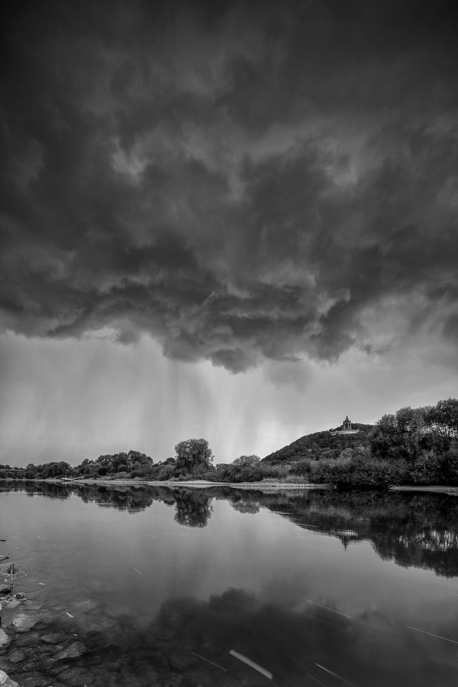 die Macht .... Foto & Bild | projekte, monochrom, bearbeitungs - techniken Bilder auf fotocommunity