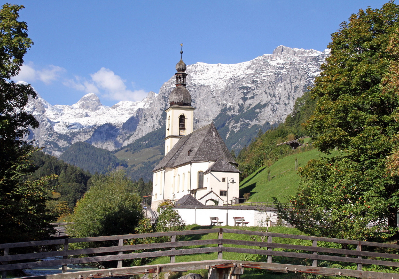 Die malerische Kirche in Ramsau im Berchtesgadener Land Foto & Bild ...