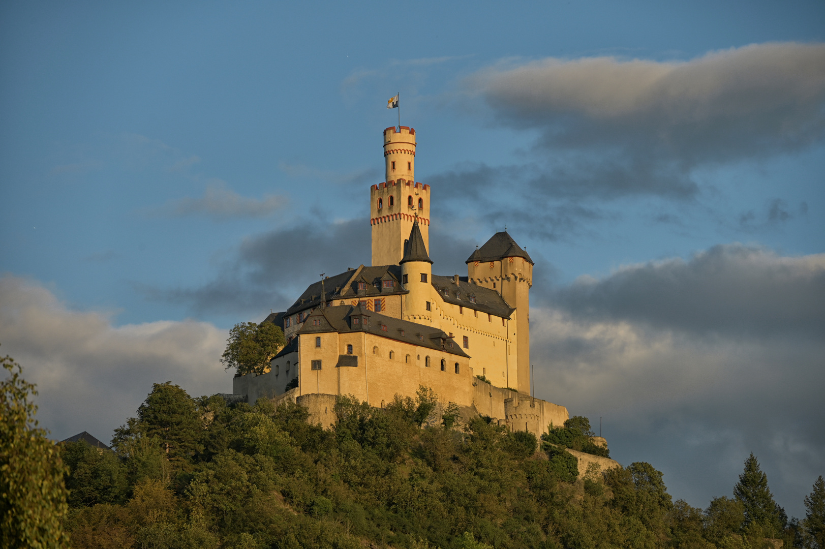 die Marksburg ... Foto & Bild | architektur, deutschland, europe Bilder ...
