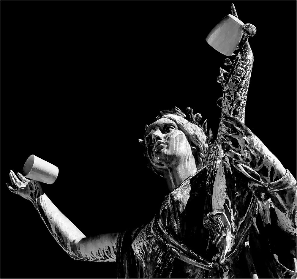 die muse erato... Foto & Bild | dokumentation, outdoor, weiß Bilder auf ...