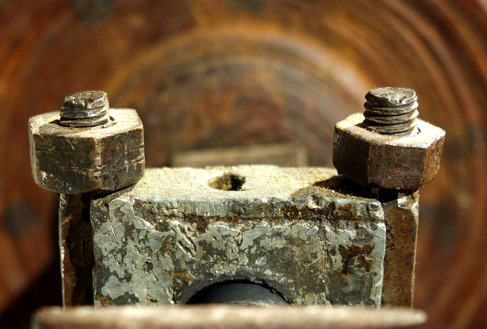 Die Muttern halten die Welle fest... (unsere Mittwochsmuttern) Foto ...