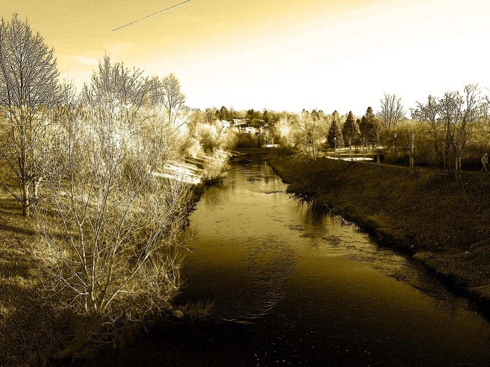 Die Nidda (Hessen) in spezieller Farbform Foto & Bild | landschaft ...