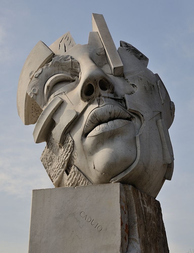 Die Plastik "Angelo Caduto",... Foto & Bild | deutschland, europe ...