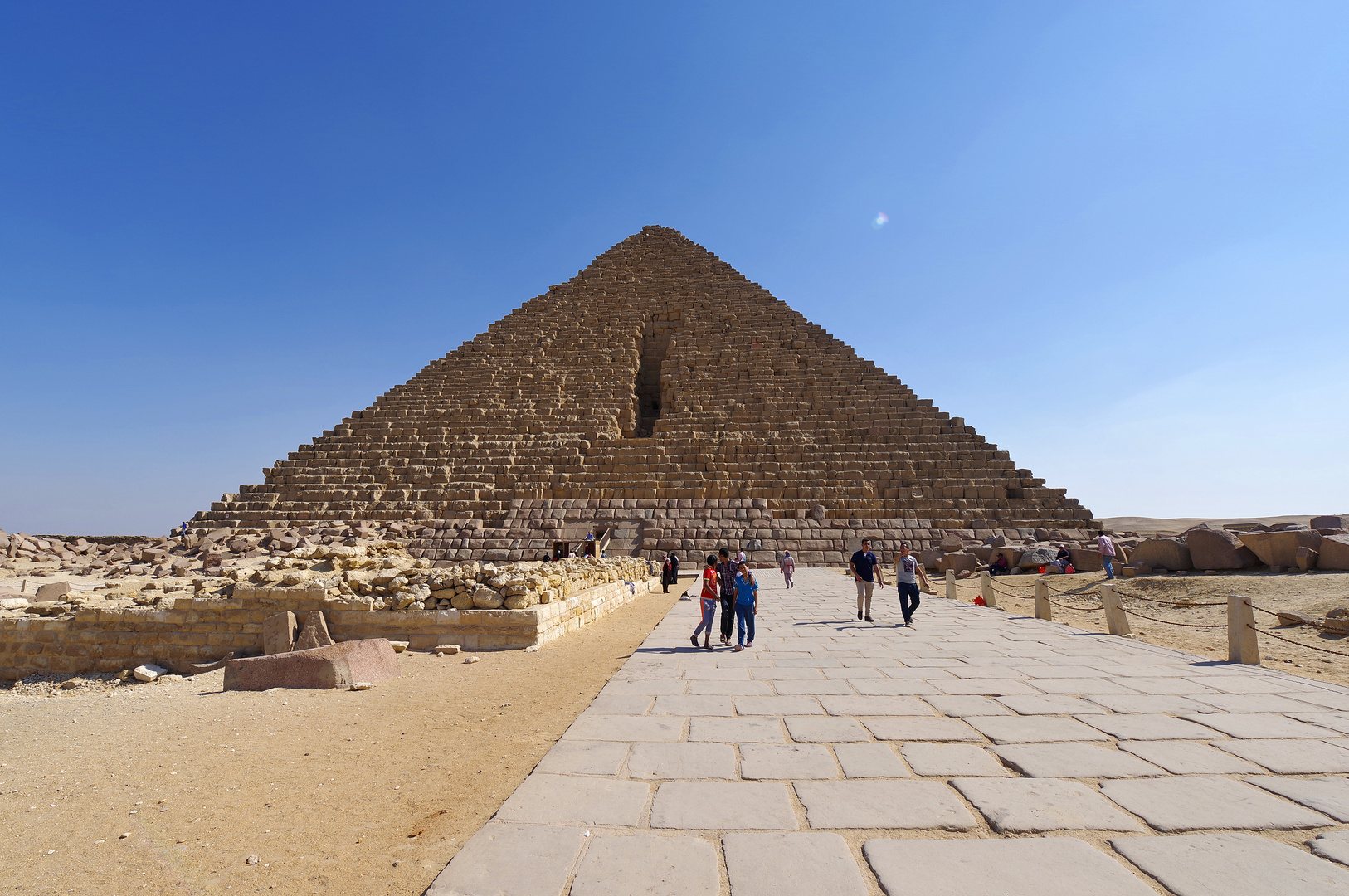 Die Pyramide des Mykerinos Foto & Bild | urlaub, world, africa Bilder ...