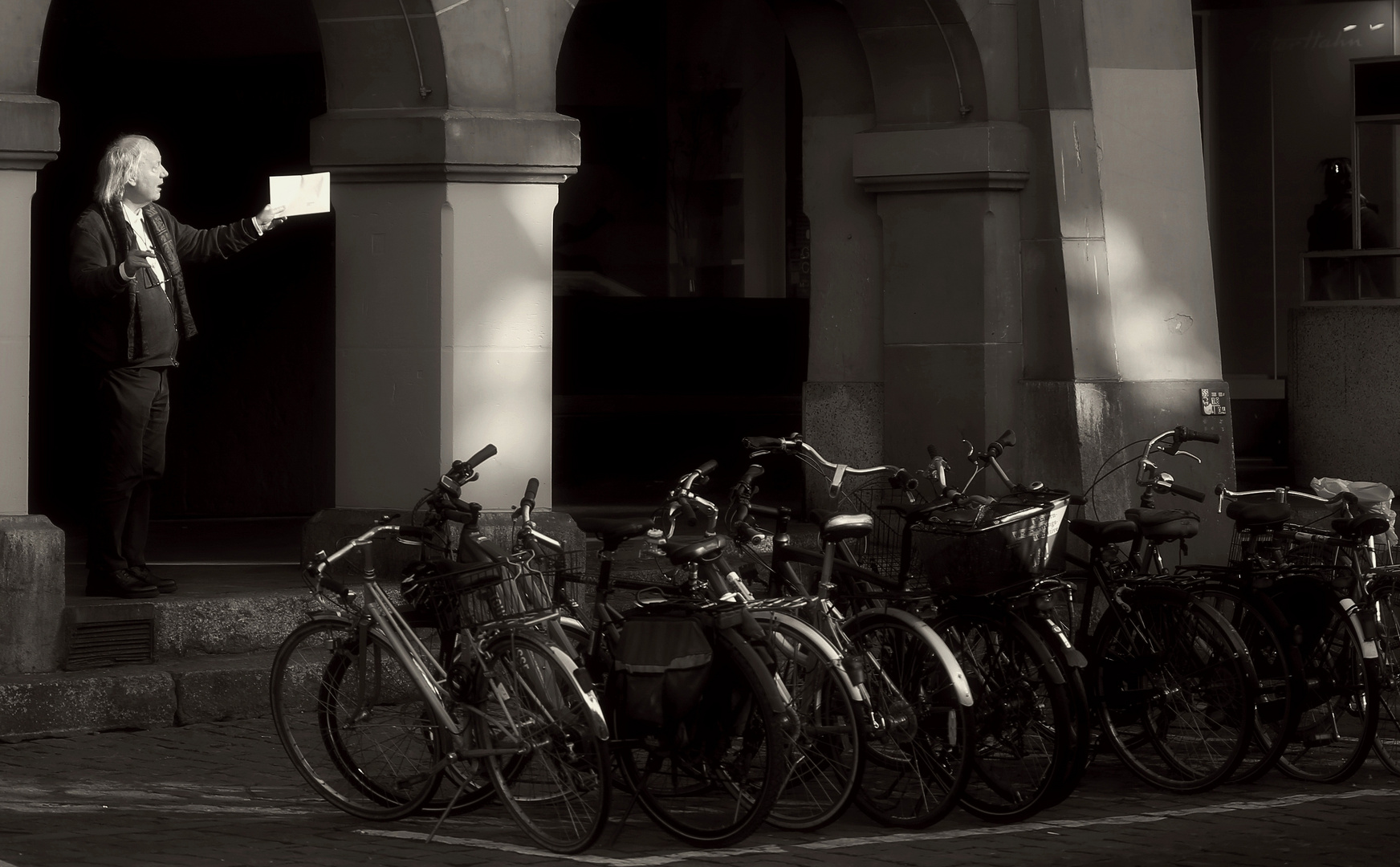 Die Rede Foto & Bild | streetfotografie mit menschen, street, outdoor ...