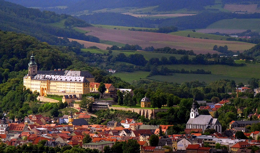 Die Residenzstadt Rudolstadt und sein Wahrzeichen, die Heidecksburg ...