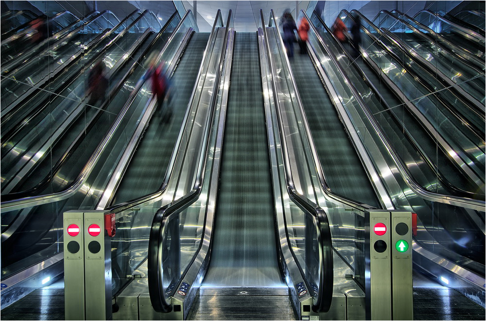 die rolltreppe... Foto & Bild | architektur, treppen und treppenhäuser ...